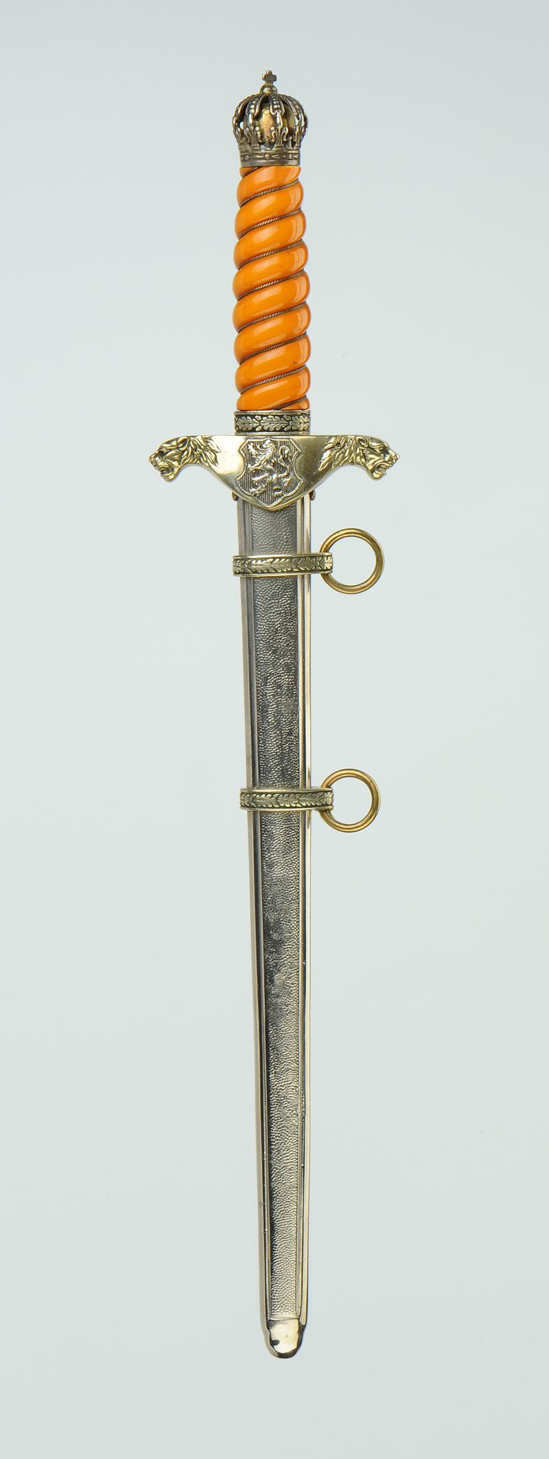 DAGUE D’OFFICIER DE LA CROIX ROUGE BULGARE AVEC SUSPENTE, vers 1935.